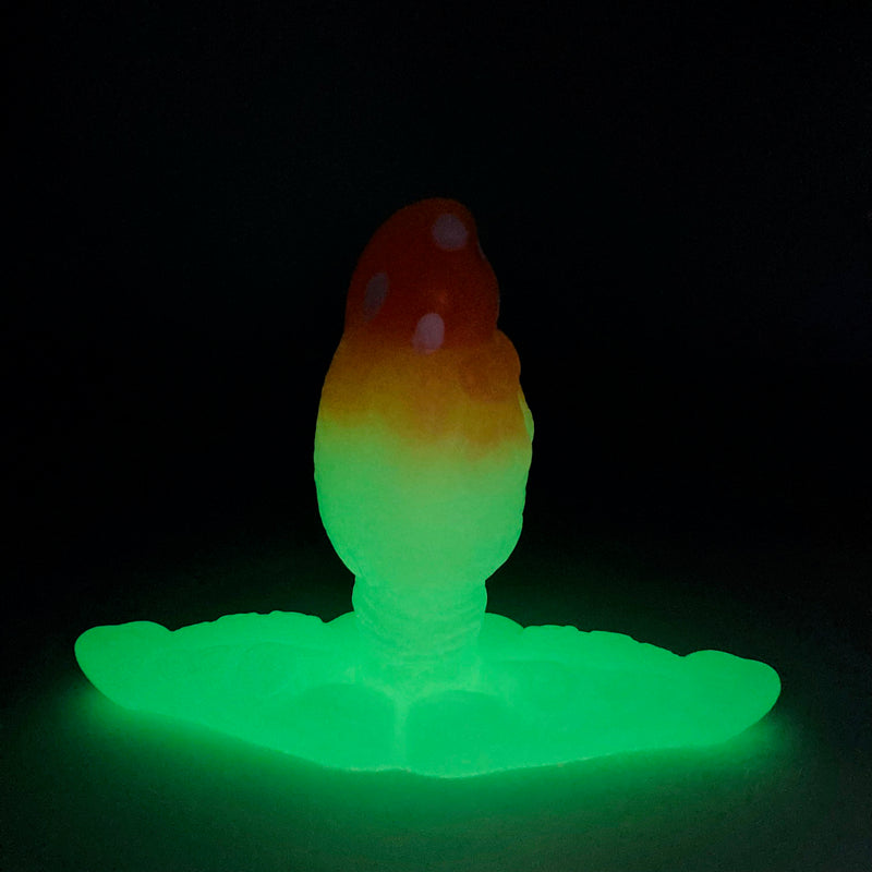 Skwee large plug large base Magical Mushroom GITD soft (OO30) – Tentickle